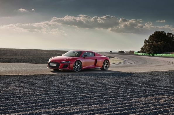 High performance in its purest form: the new Audi R8 Coupé V10 GT RWD ...